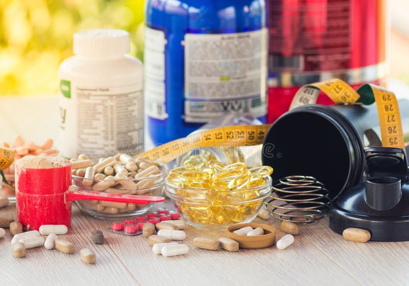 Supplementi Nutrizionali in Capsule Immagine Stock - Immagine di ...