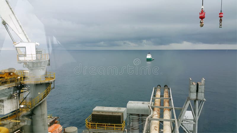 Supply Boat Coming To Oil Rig Stock Photo - Image of mechanical, supply ...