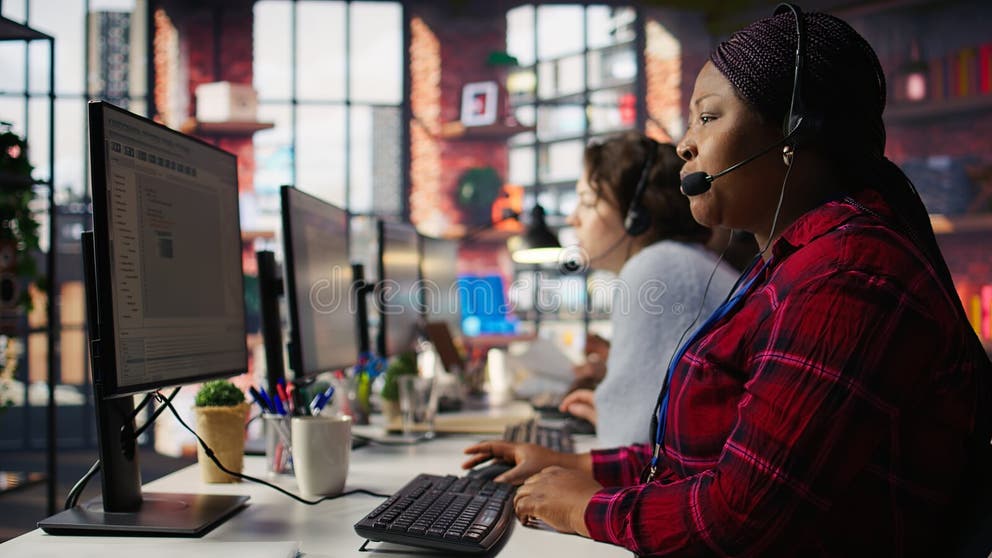 1,201 Support Expert Call Center Stock Photos - Free & Royalty-Free ...