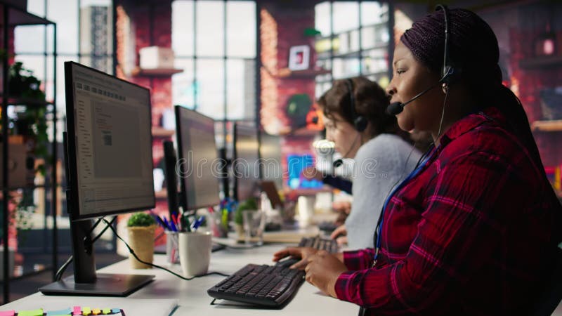 It Support Expert in Call Center Troubleshoots Errors To Minimize ...