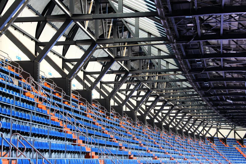 Supporti E Tetto Di Uno Stadio, Prospettiva Fotografia Stock - Immagine ...