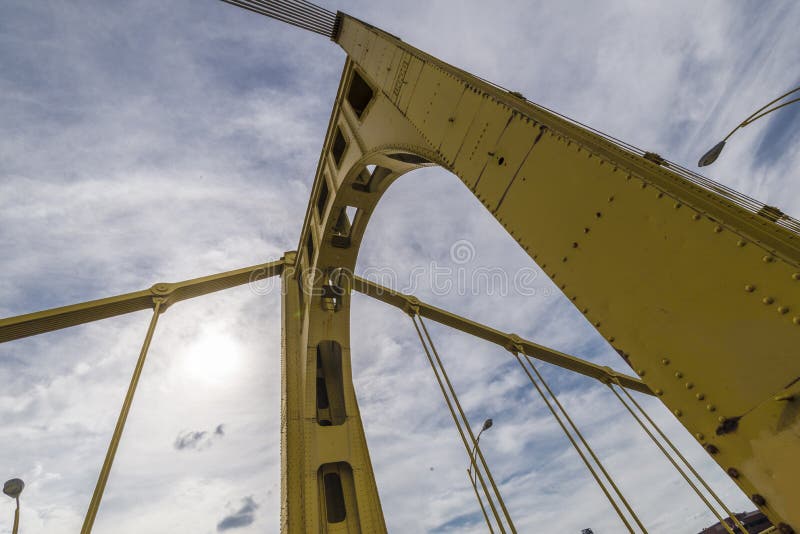 Supporto Del Ponte (Ponte Roberto Clemente) Fotografia Stock - Immagine di modello, città: 58448184