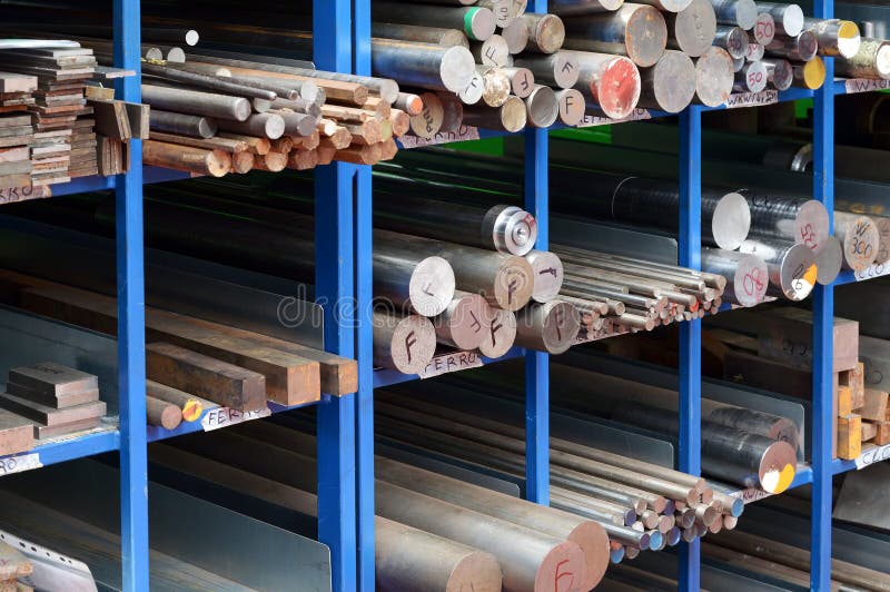 Barres De Fer Sur Le Sol De Plancher Au Chantier De Construction Image ...