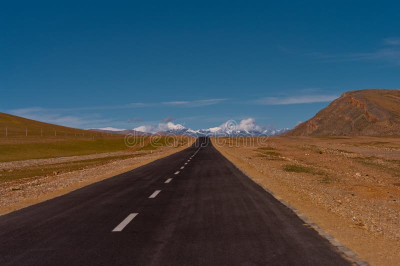 La Route Va L Infini Photos Stock - Téléchargez 77 Photos libres de droits