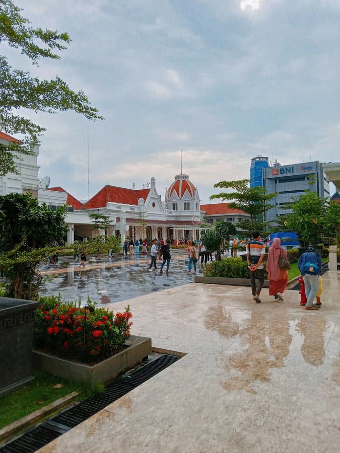 Surabaya city square editorial stock image. Image of jawatimur - 237654309