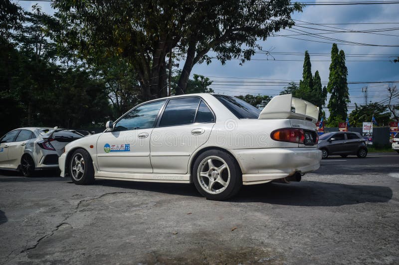 White Mitsubishi Lancer Evolution III Leaving JDM Run Car Meet ...