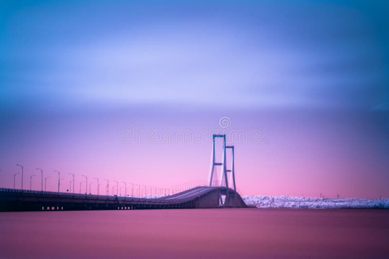 Suramadu bridge editorial photography. Image of landscape - 123944127