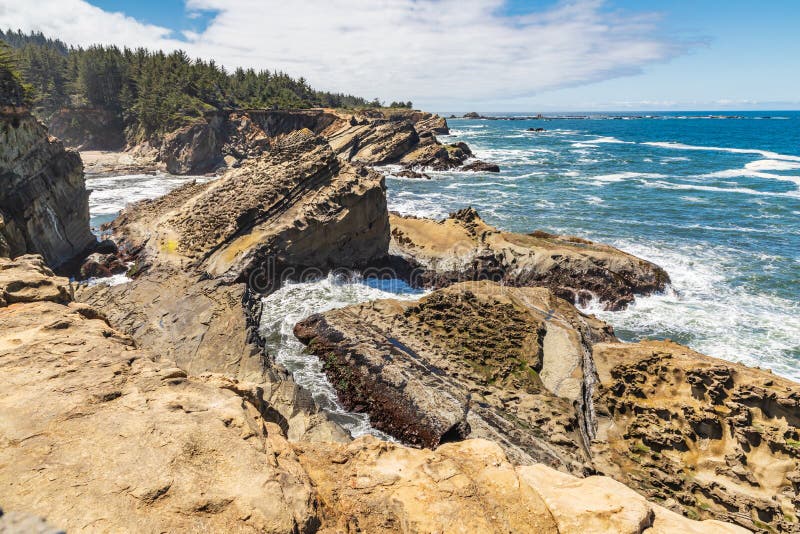 Surf and Cliffs on the Oregon Coast Stock Image - Image of water, acres ...