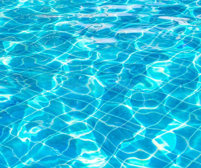 Surface De L'eau Dans La Piscine Photo stock - Image du clair, lumineux ...