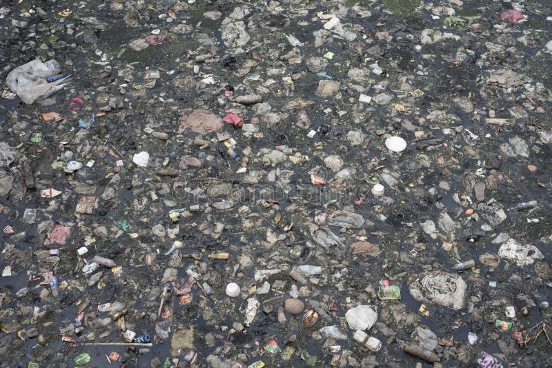 Polluted River Ganga editorial photography. Image of city - 26903632