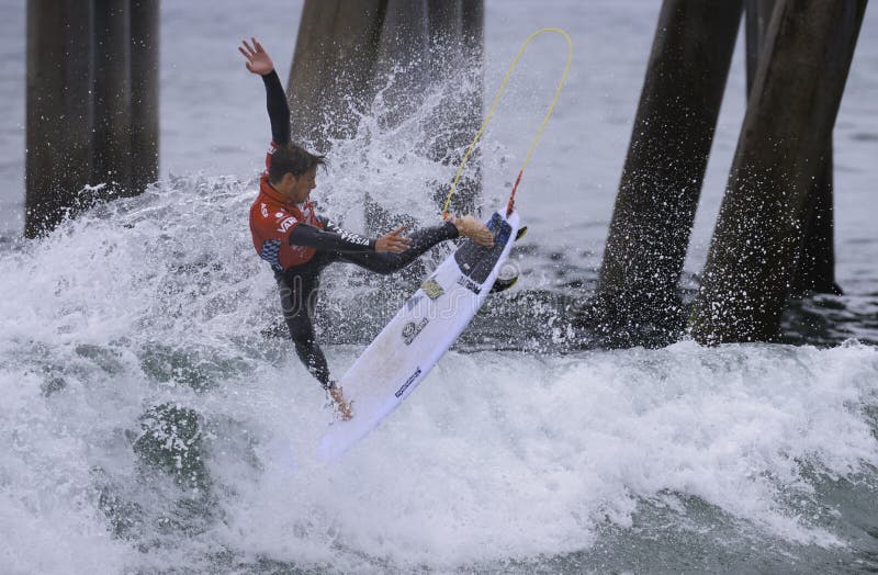 Surfer editorial photography. Image of huntington, waves - 43124492