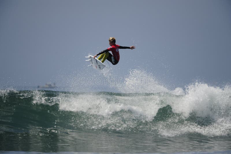 Surfer frontside air editorial stock image. Image of surfer - 22586899