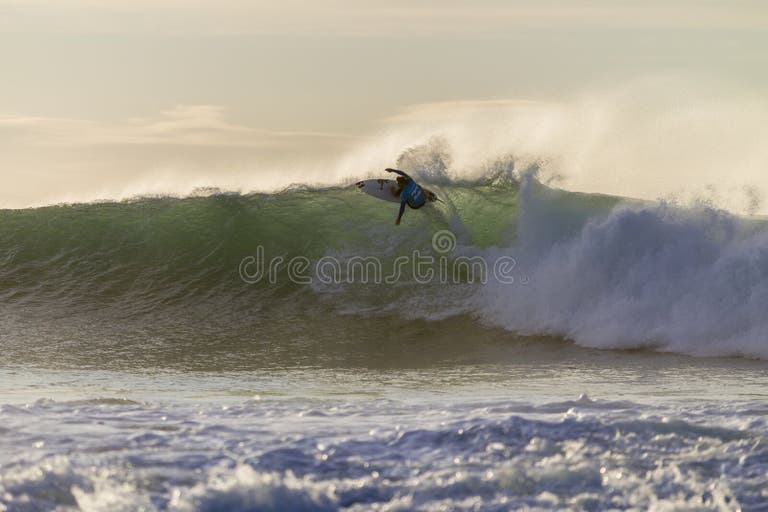 Surfer Top Turn Wave editorial stock image. Image of surfing - 28214449