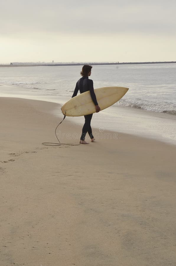 Surfista Adolescente Masculino Imagem de Stock - Imagem de respingo ...