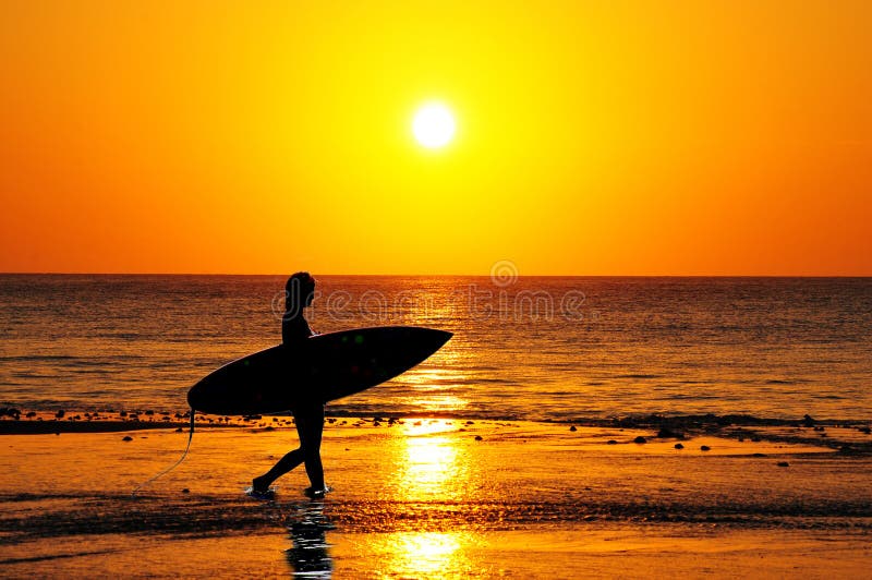 Surfista do nascer do sol imagem de stock. Imagem de ativo - 31065679