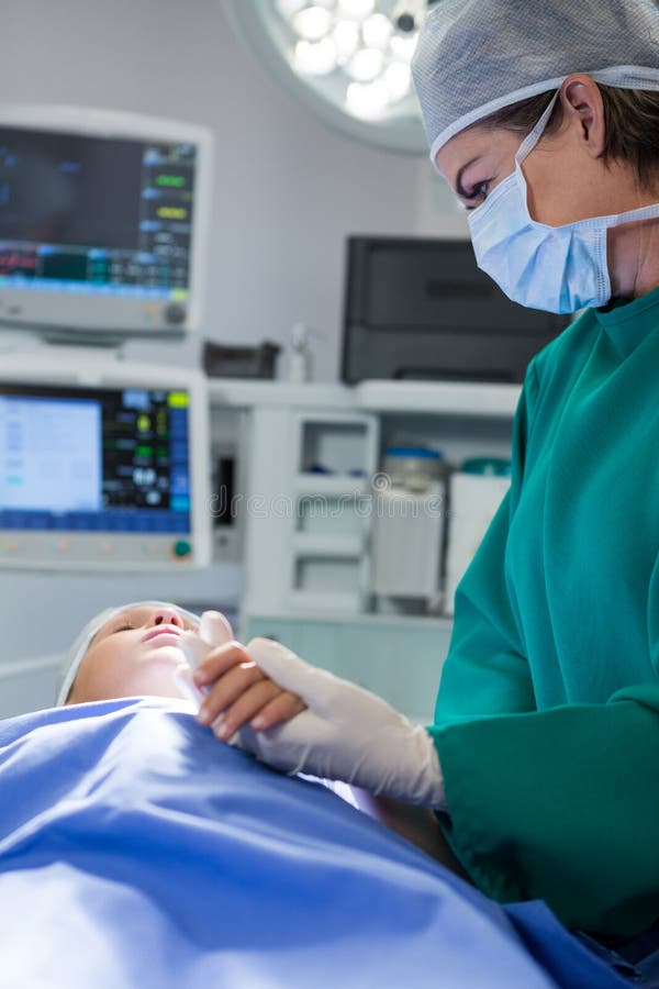 Doctor in ICU stock photo. Image of patient, medicine - 3601664