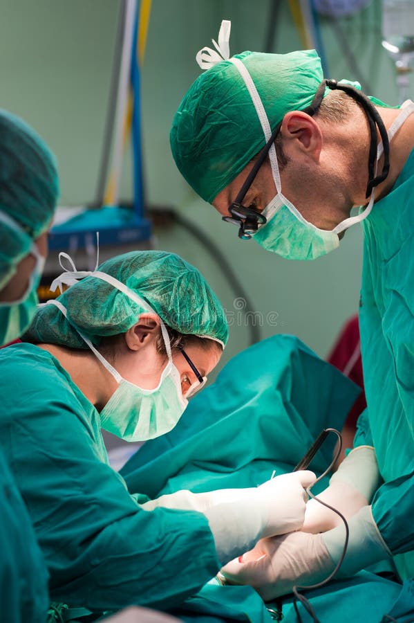 Doctor Using Electronic Scalpel Surgery Stock Photos - Free & Royalty ...