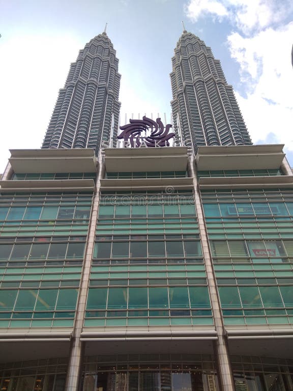 Suria KLCC editorial stock image. Image of suria, klcc - 110498234