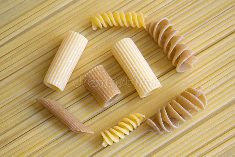Surtido De Pastas Normales E Integrales Imagen de archivo - Imagen de ...