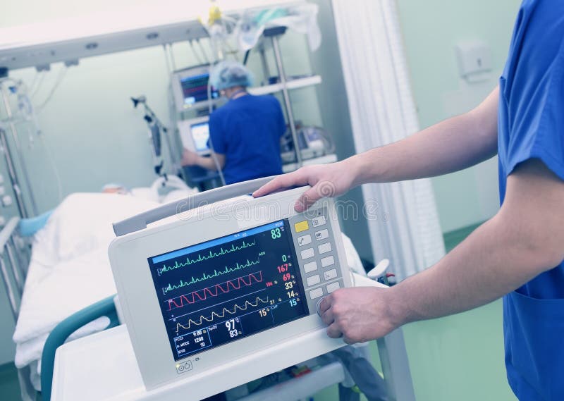 Surveillance Du Patient En Soins Intensifs Photo stock - Image du ...