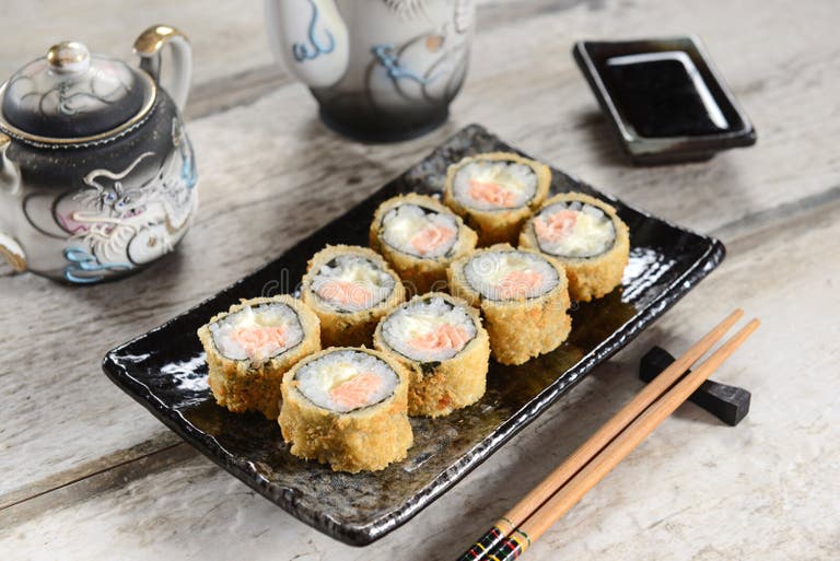 Sushi foto de stock. Imagem de pauzinhos, japonês, arroz - 39467634