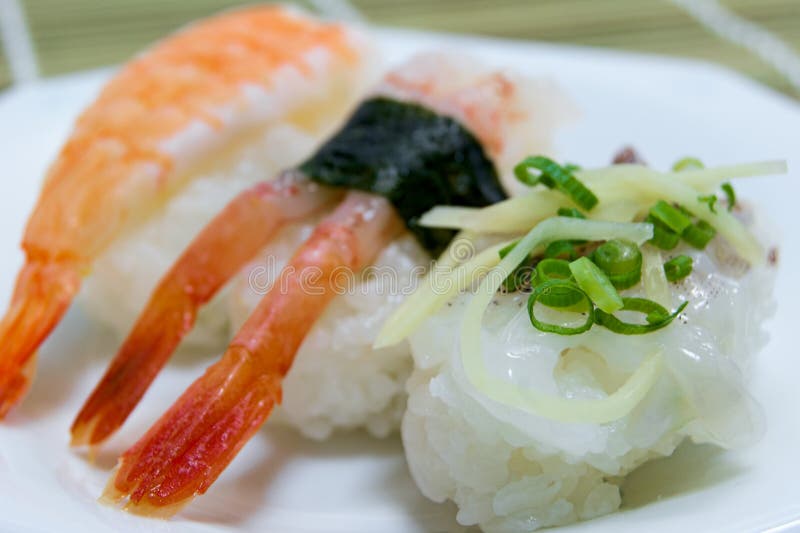 Sushi De Nigiri De Crevette Et De Crevette Douce Image stock - Image du ...
