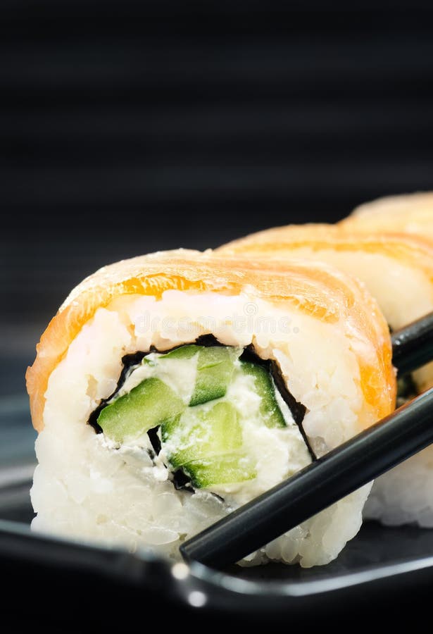 Rollo De Sushi De Philadelphia Imagen de archivo - Imagen de nadie ...