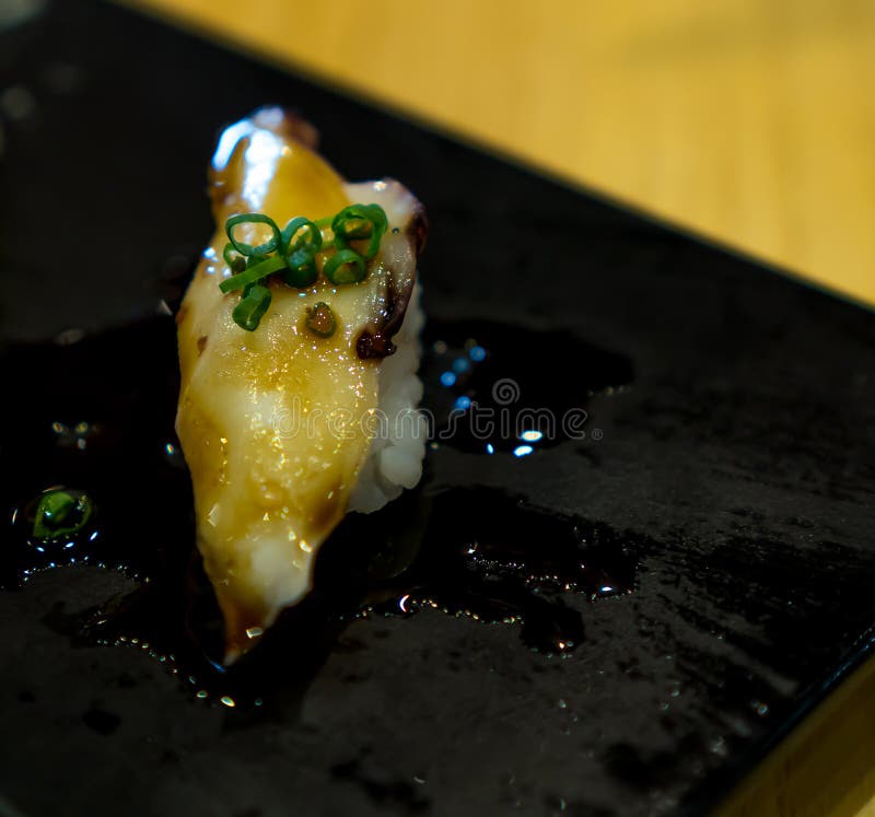 Sushi de Tako photo stock. Image du frais, poulpe, lame - 37677270