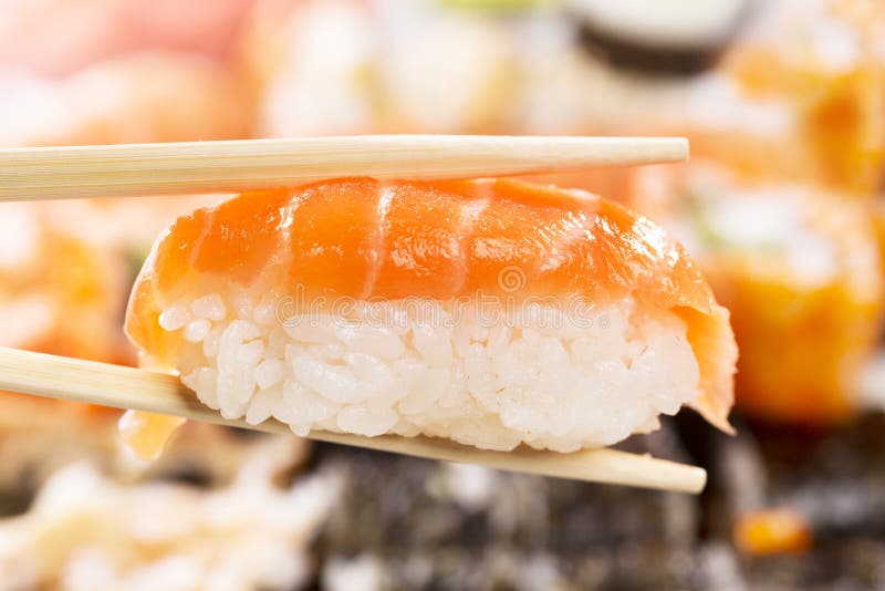 Suszi zdjęcie stock. Obraz złożonej z japończycy, seafood - 27104326
