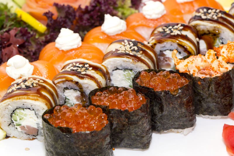 Suszi zdjęcie stock. Obraz złożonej z pomarańcze, żywienioniowy - 35052522