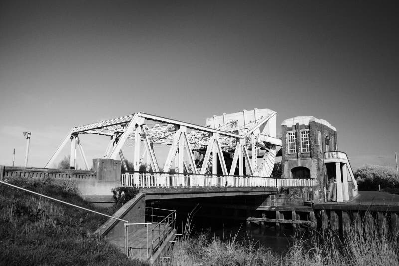 Sutton Road Bridge Scherzer Rolling Bascule Bridge in Hull, England ...