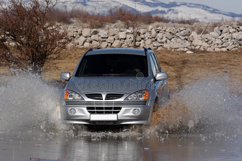 Suv ice-breaker stock image. Image of diesel, danger - 31430163