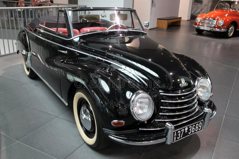 Svart retro Audi bil redaktionell bild. Bild av rektor - 38372686