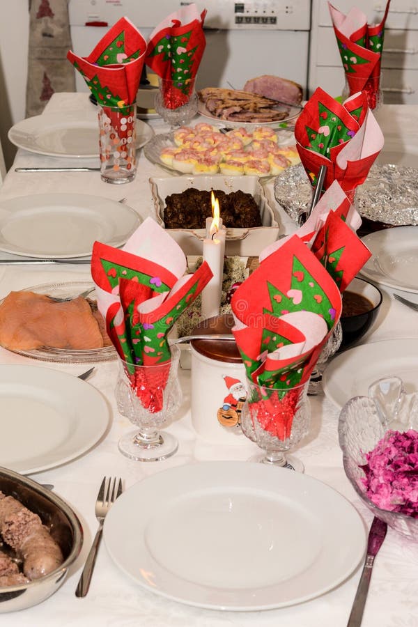 Svensk julmat fotografering för bildbyråer. Bild av garnering - 64220255