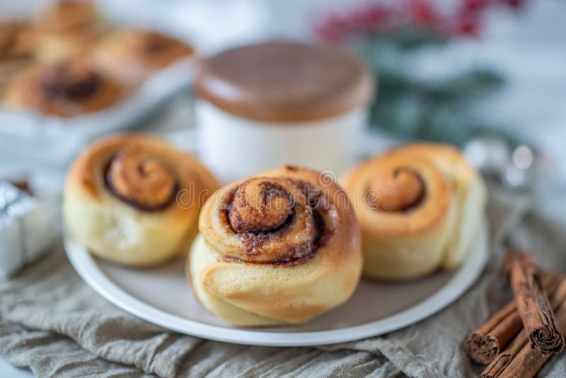 Homemade cinnamon rolls stock image. Image of preparation - 307402463