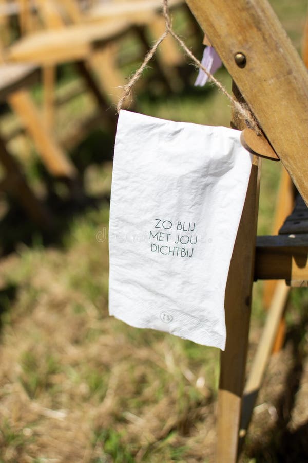 A sweet message on a chair stock image. Image of blij - 311858997