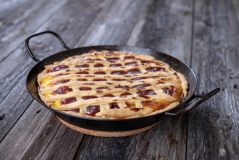 Sweet pie in iron pan stock photo. Image of pies, cooking - 155003690