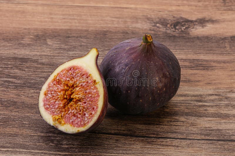Sweet purple slice of fig stock image. Image of fresh - 208117737