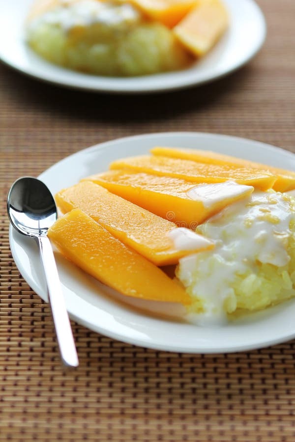 Sweet Sticky Rice with Mango Stock Photo - Image of milk, dessert: 19983428