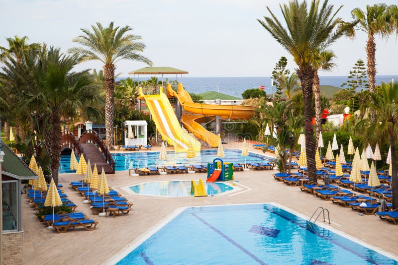 Luxury hotels editorial image. Image of holidays, emirates - 23883455