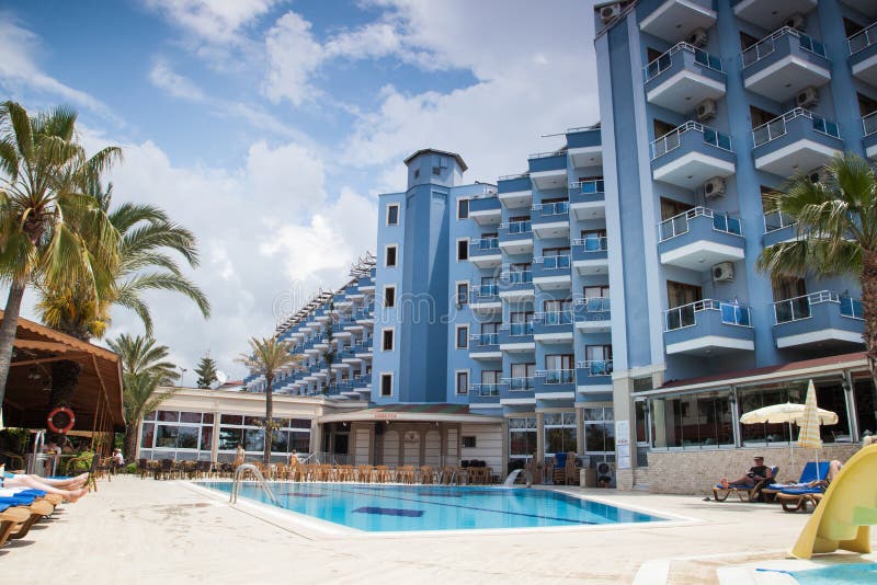 Luxury hotels editorial image. Image of holidays, emirates - 23883455