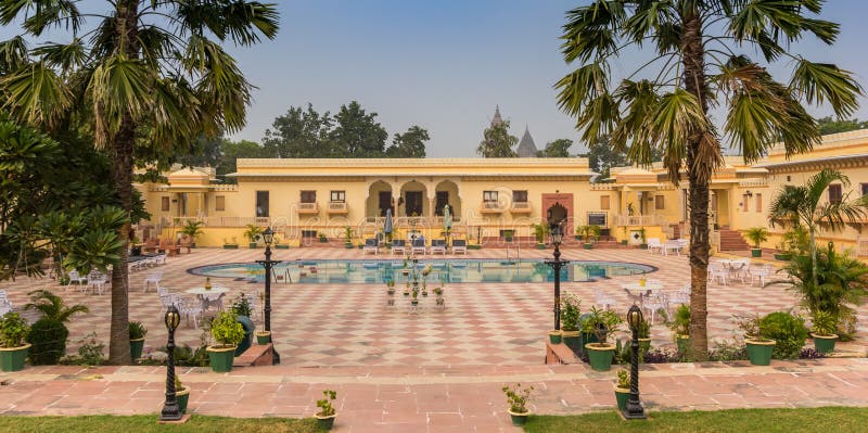 Swimming Pool at a Historic Hotel in Orchha Editorial Photography ...