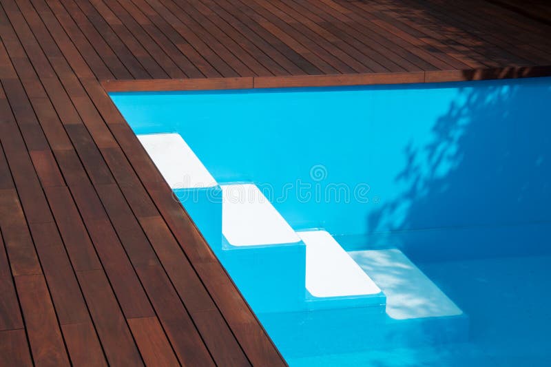 Inground Pool Steps Access into Pool, Swimming Pool Deck Edge Stock ...
