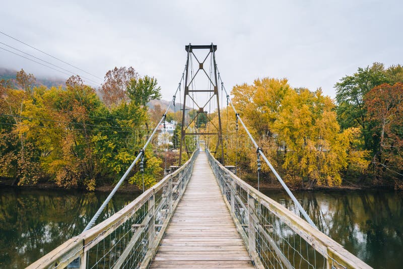 Swinging Bridge Over the James River and Fall Color in Buchanan ...