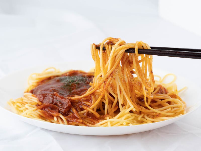Spaghetti swirl on a fork stock image. Image of delicious - 39362657