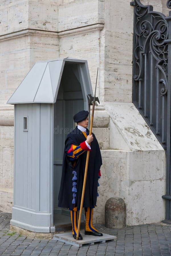Saint Peter Statue in the Basilica of Vatican Editorial Stock Image ...