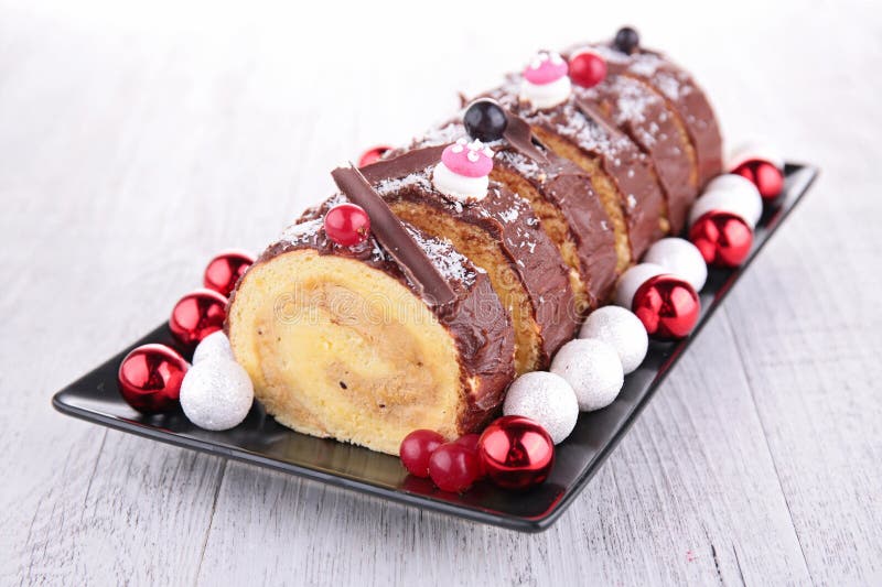 Swiss roll, ceppo di yule fotografia stock. Immagine di rullo - 35890870