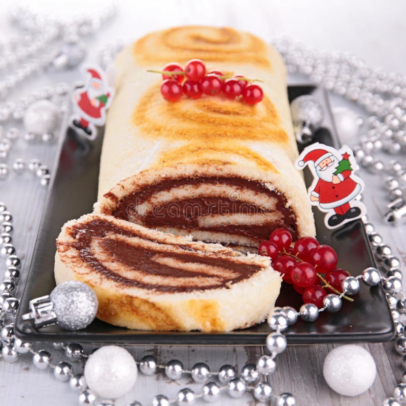 Swiss roll, ceppo di yule immagine stock. Immagine di yule - 44467571