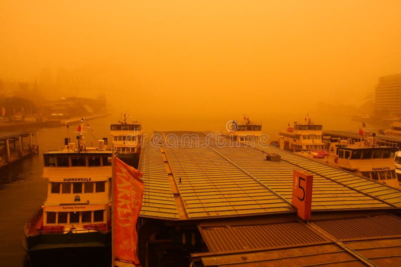 Sydney Harbour Bridge during Extreme Dust Storm. Editorial Image ...