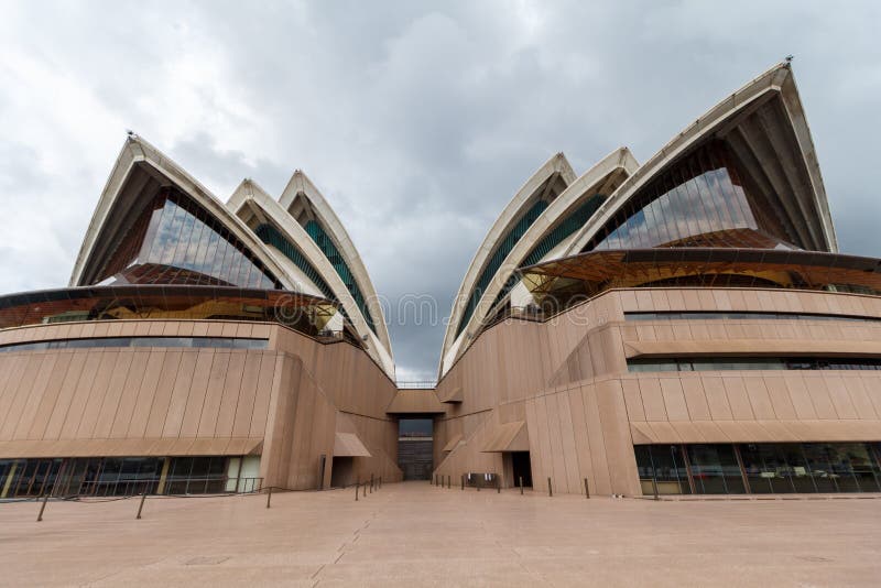 Sydney, Australien - Circa 2019 : Sydney Opera House Front View ...